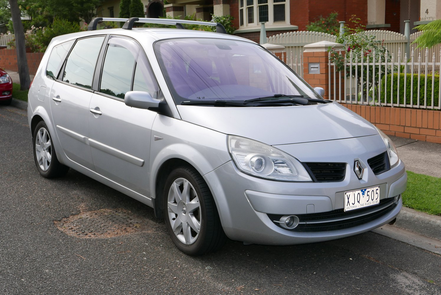 Renault Grand Scenic I (Phase II) 2.0 dCi (150 Hp)